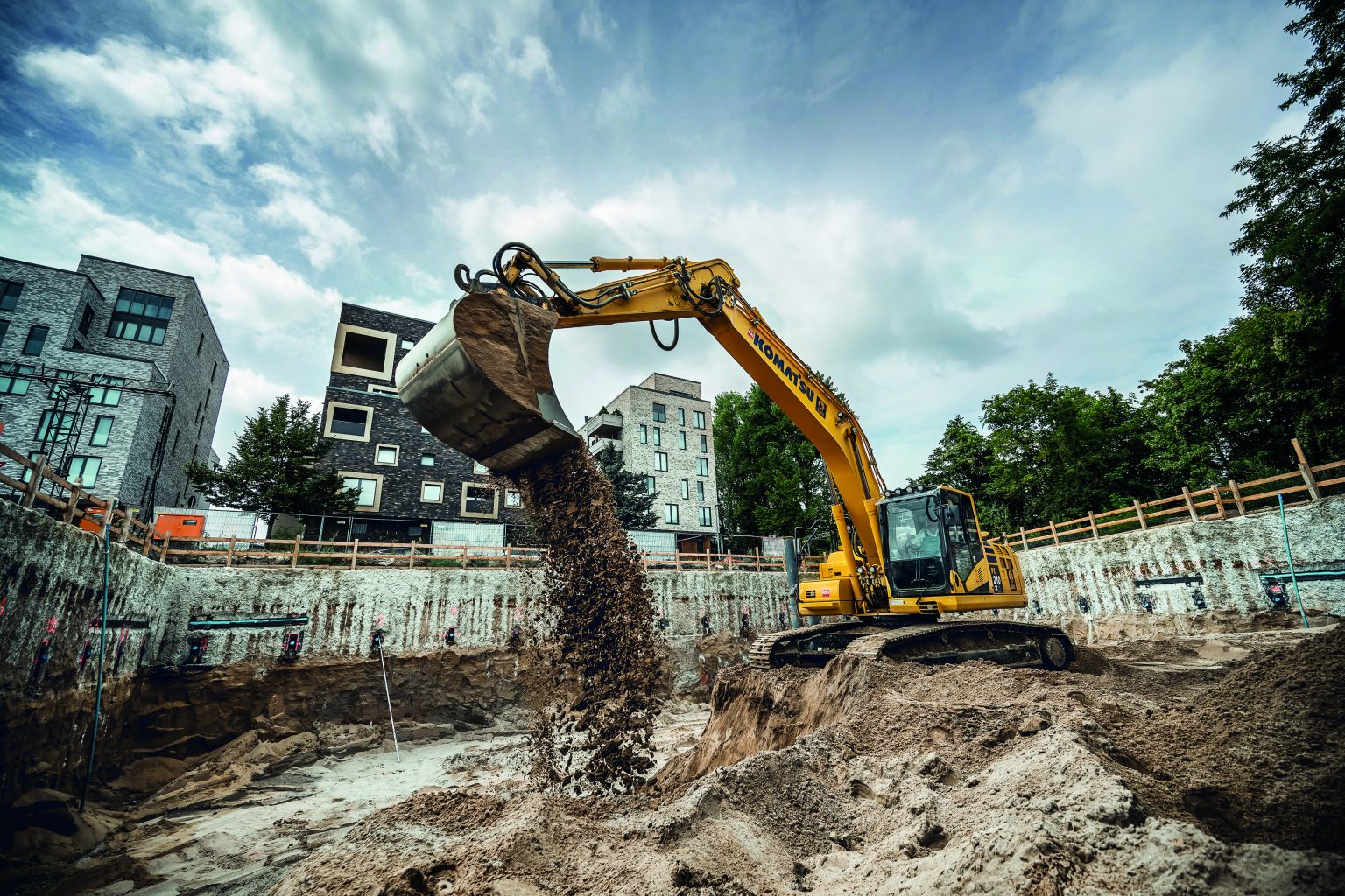 Bauer Constructs Excavation Pit on Former Pelikan Grounds | Equipment ...