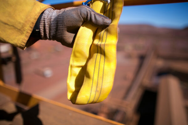 The Essential Guide to Slings in Heavy Equipment Operations | Equipment ...